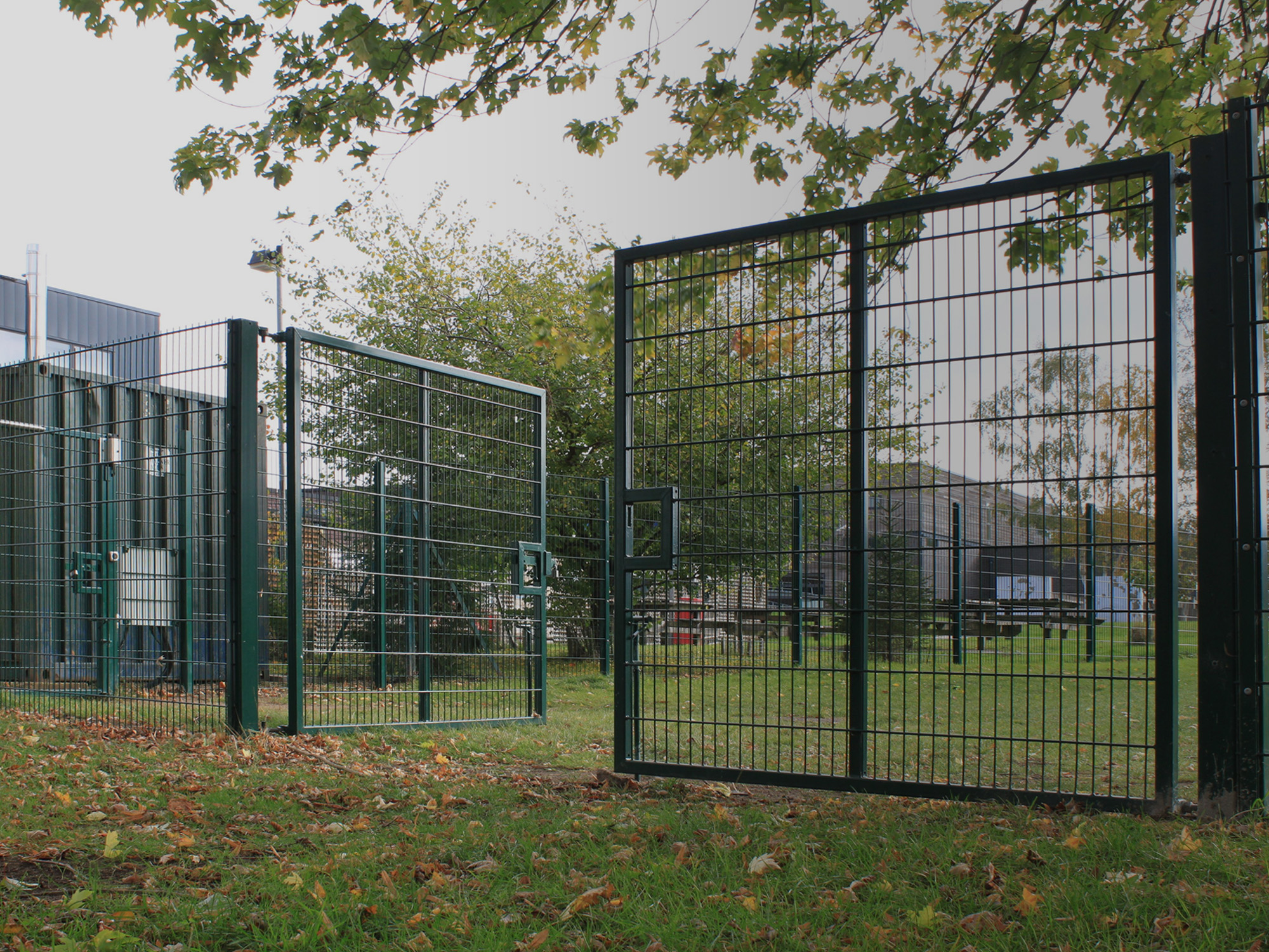 656 Mesh Fencing & Gates | Secure & Durable Solutions