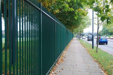 Vertical Bar Fencing: 5 Reasons It’s a Top Choice