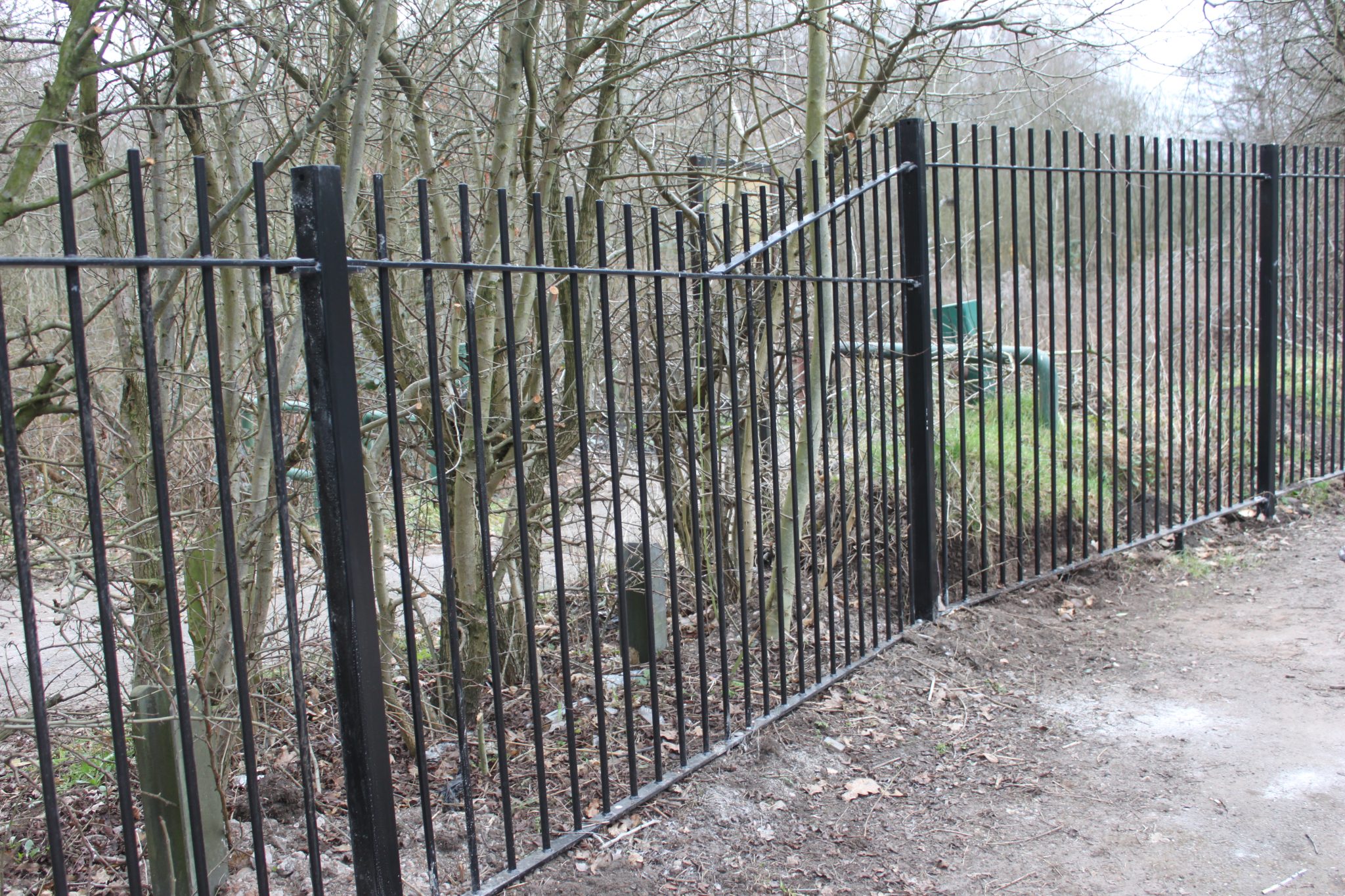 Vertical Bar Fencing: 5 Reasons It’s a Top Choice