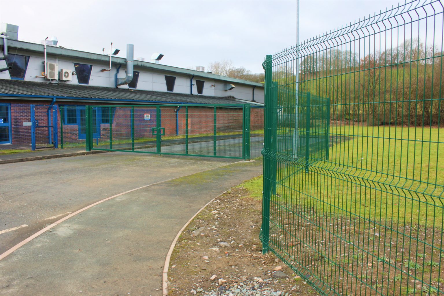 V Mesh Fencing & Gates | Secure & Modern Design