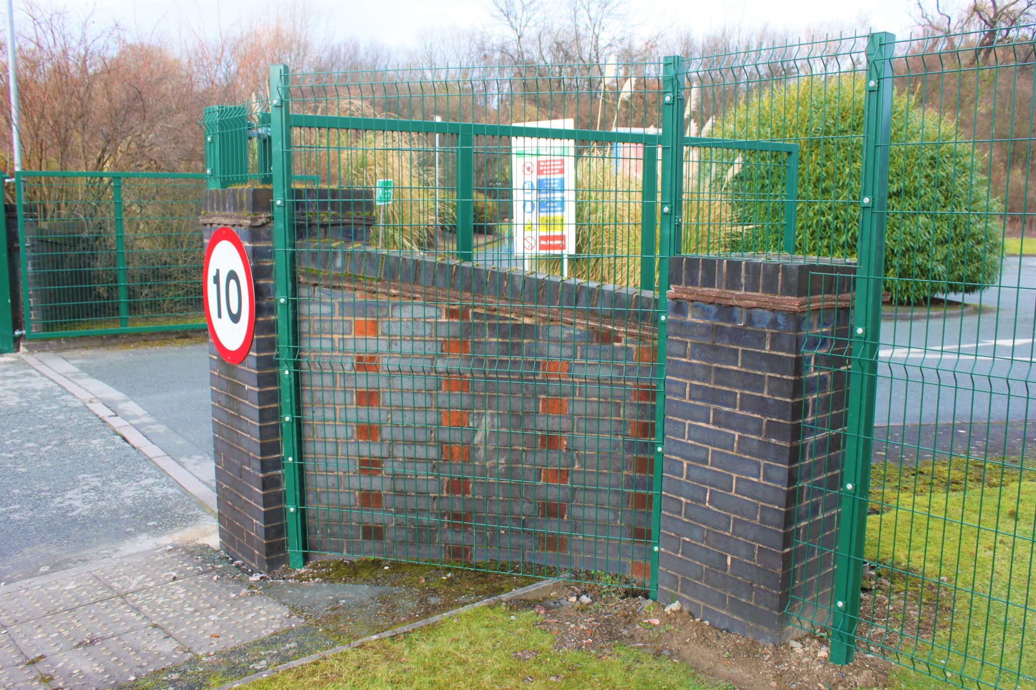 V Mesh Fencing & Gates | Secure & Modern Design